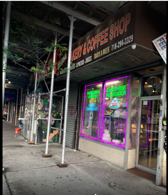 Victor’s Bakery Restaurant in The Bronx / Menus & Photos